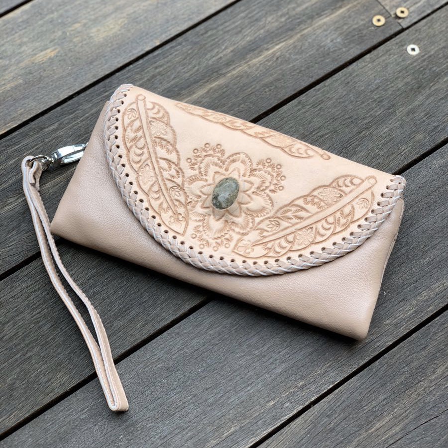 FEATHER & STONE PURSE – Shoe Shu